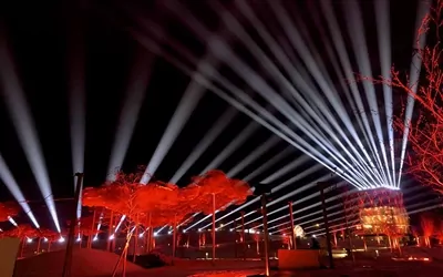 E-Lites BEAM 470 IP65 Waterproof Beam Lights Illuminate European Theme ...